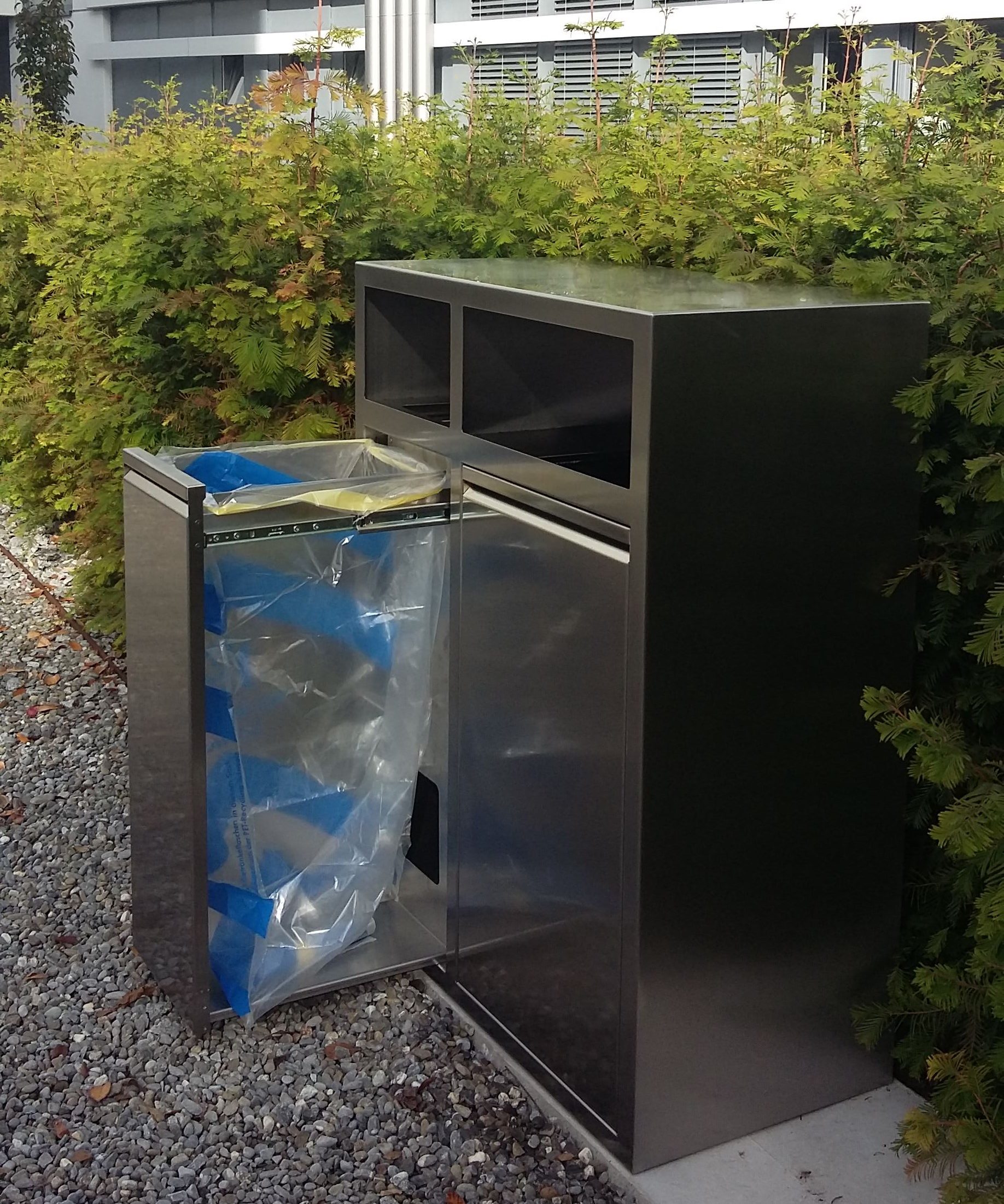 K4 Recyclingstation Gastro aus geschliffenem Edelstahl